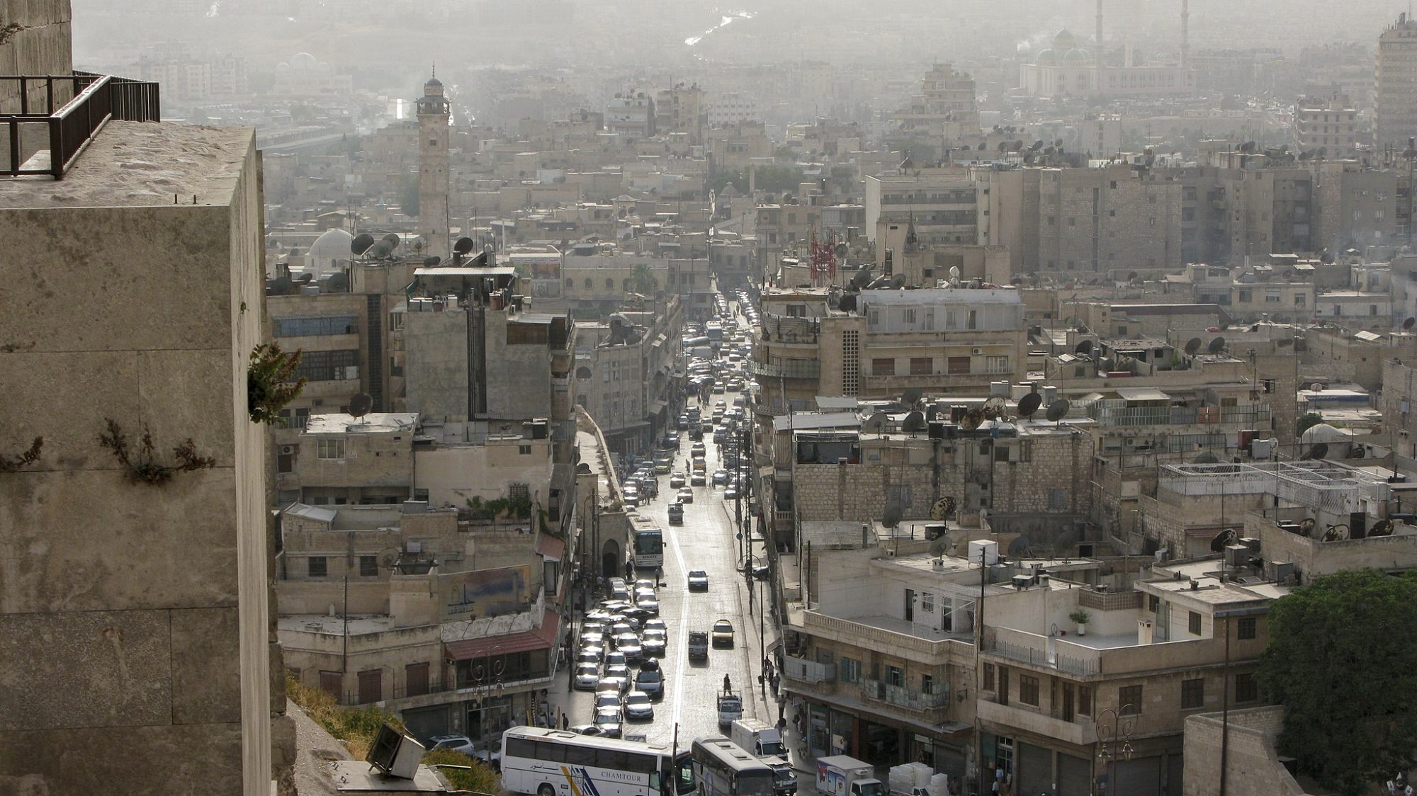 2048px-Aleppo,_Streets_of_the_city,_Syria